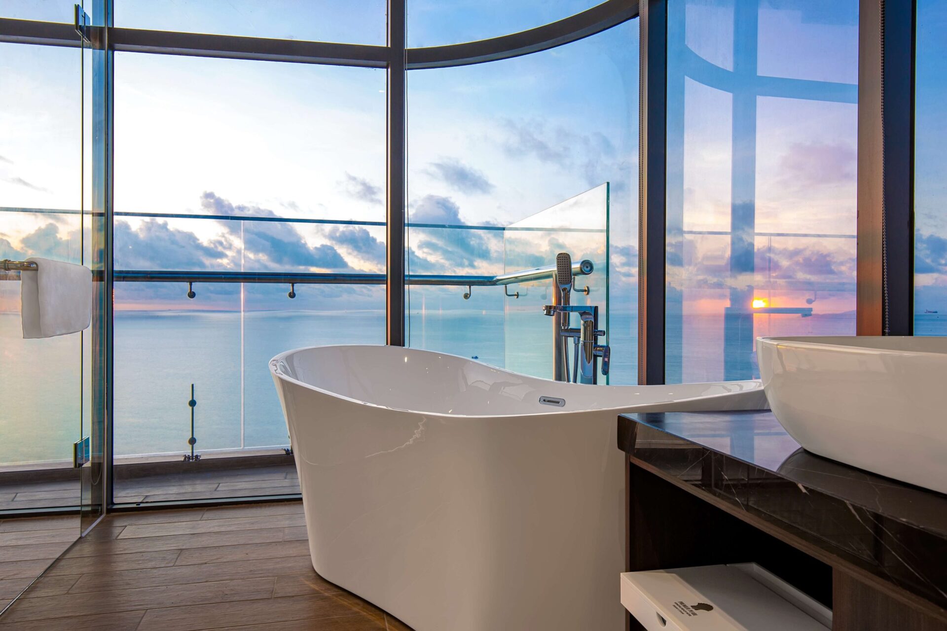 Khách sạn Premier Pearl Vũng Tàu - Beyond a Dream!